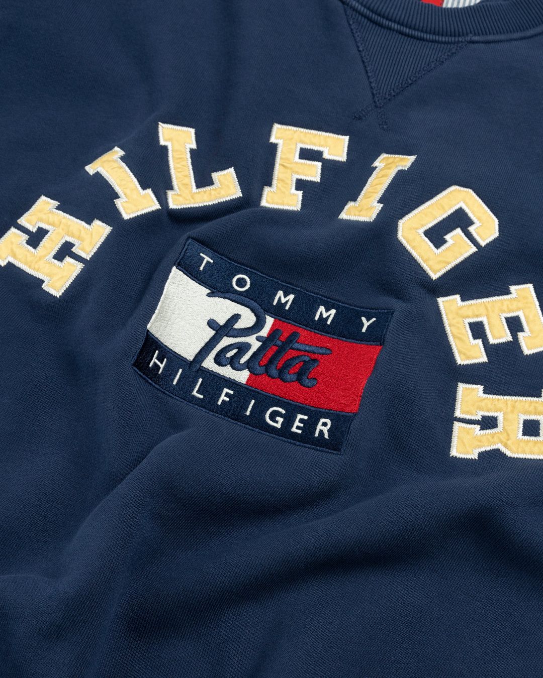 Patta x Tommy Hilfiger – Crewneck Sweatshirt Sport Navy | Highsnobiety Shop